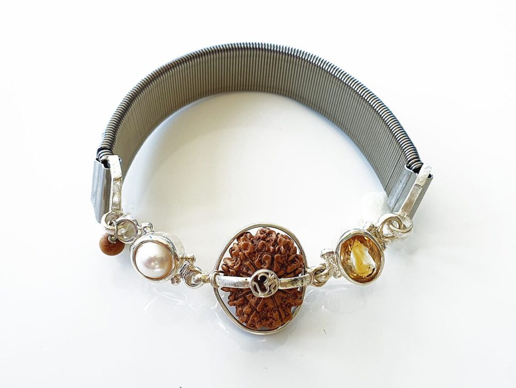 Krishna Bracelet of Nepal To promotes peace of mind - Heal2 Quantum Results